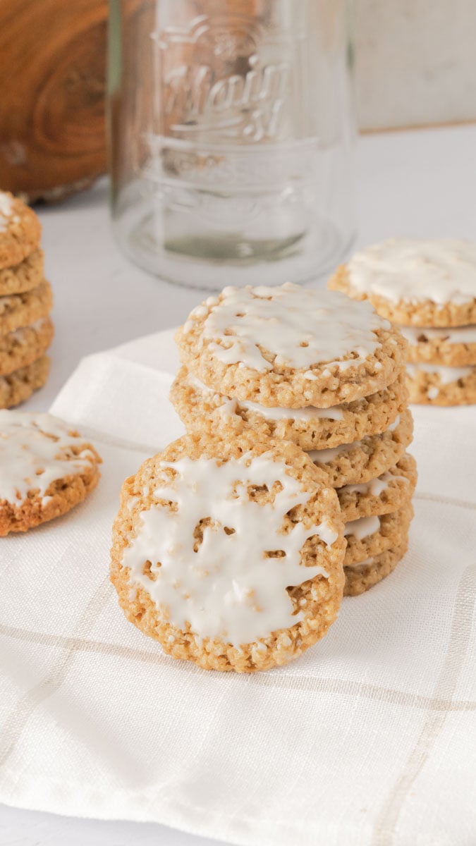 Soft & Chewy Classic Iced Oatmeal Cookies Recipe - Mama Needs Cake®