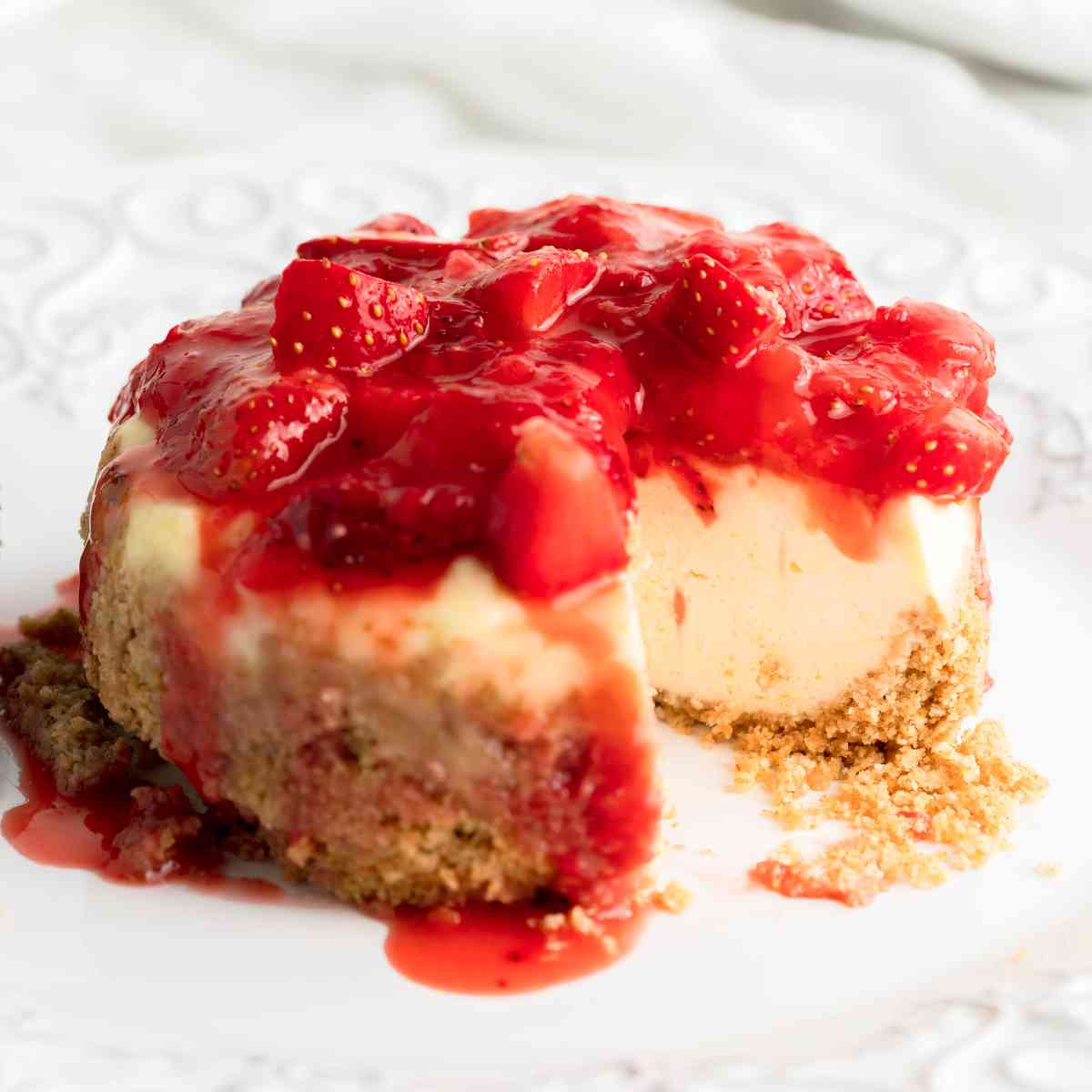 Instant Pot Strawberry Cheesecake (Option for Mini Cheesecakes) - Mama ...
