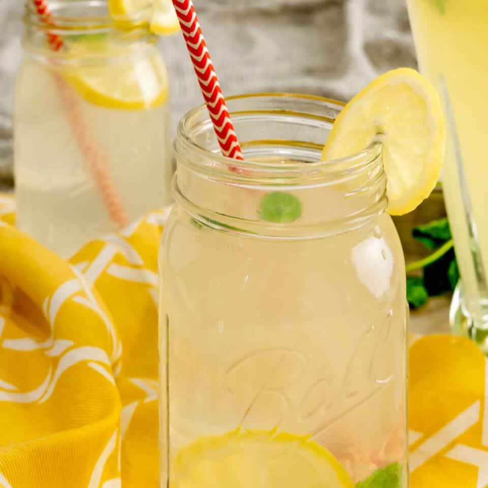 Easy Homemade Lemonade - A Refreshing Summer Drink - Mama Needs Cake®
