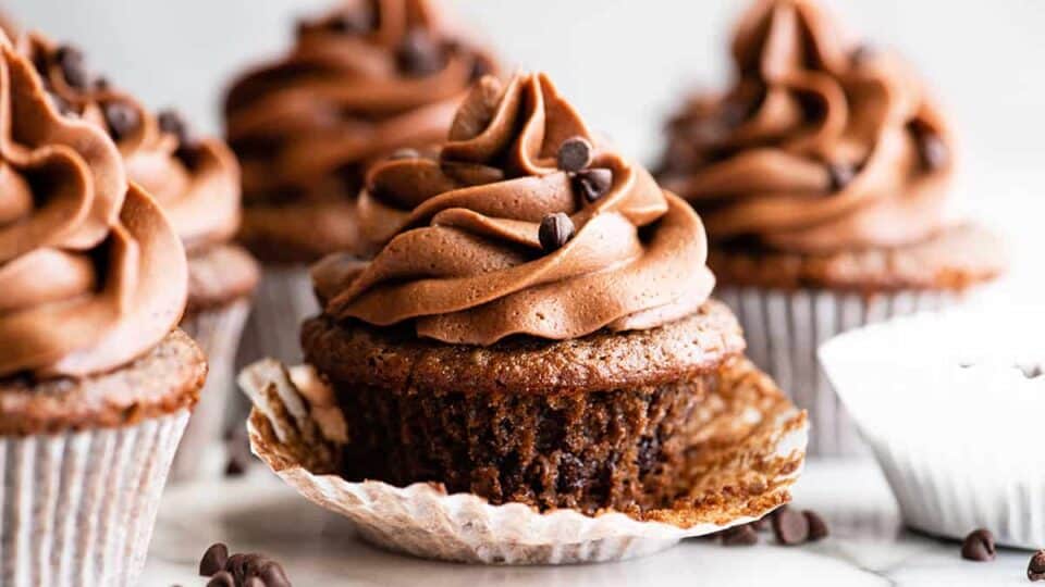 17 Mother's Day Cupcakes Ideas - Mama Needs Cake®