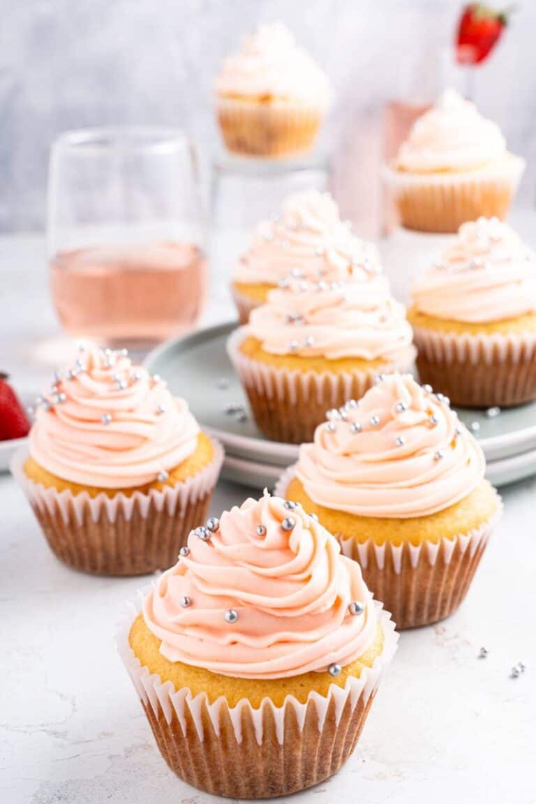 17 Mother's Day Cupcakes Ideas - Mama Needs Cake®