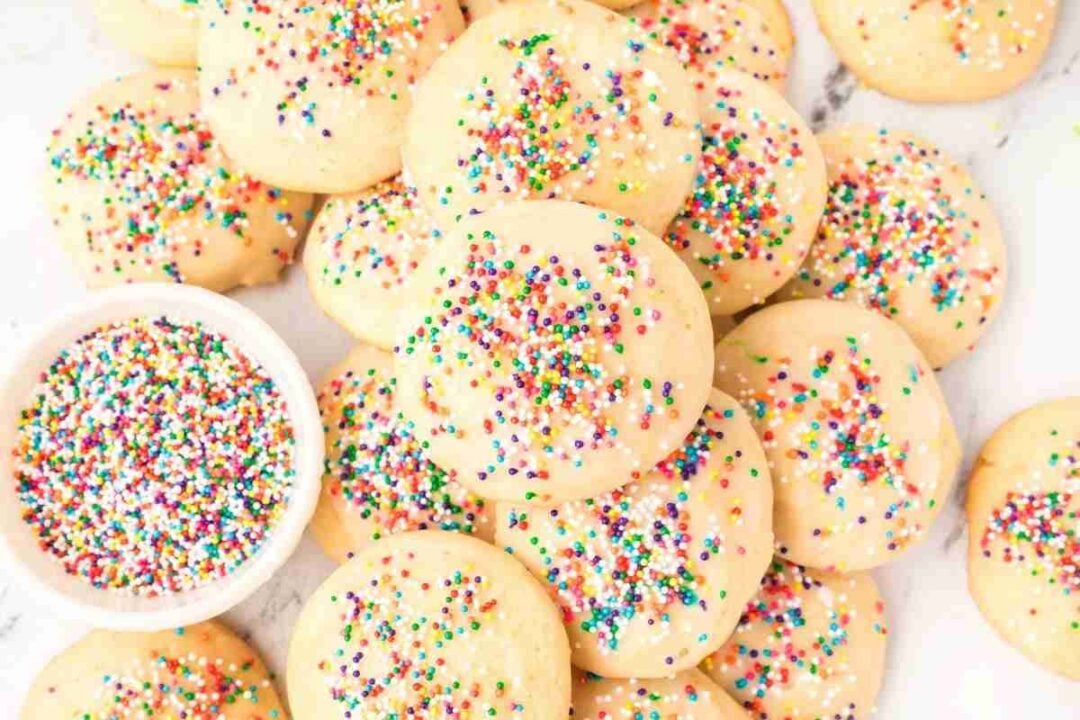 17 Classic Christmas Cookies to Bake This Year - Mama Needs Cake®