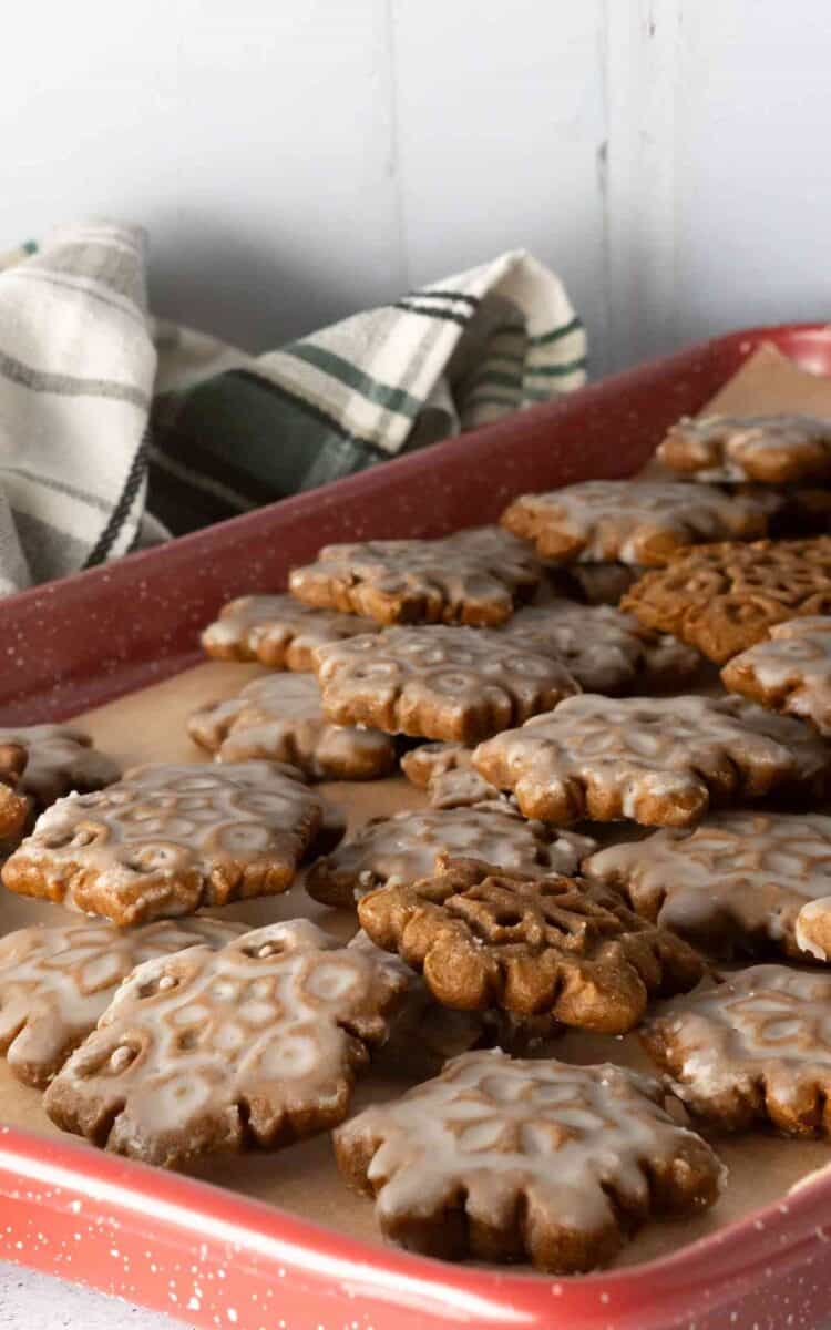 Gingerbread Cookies - Mama Needs Cake®
