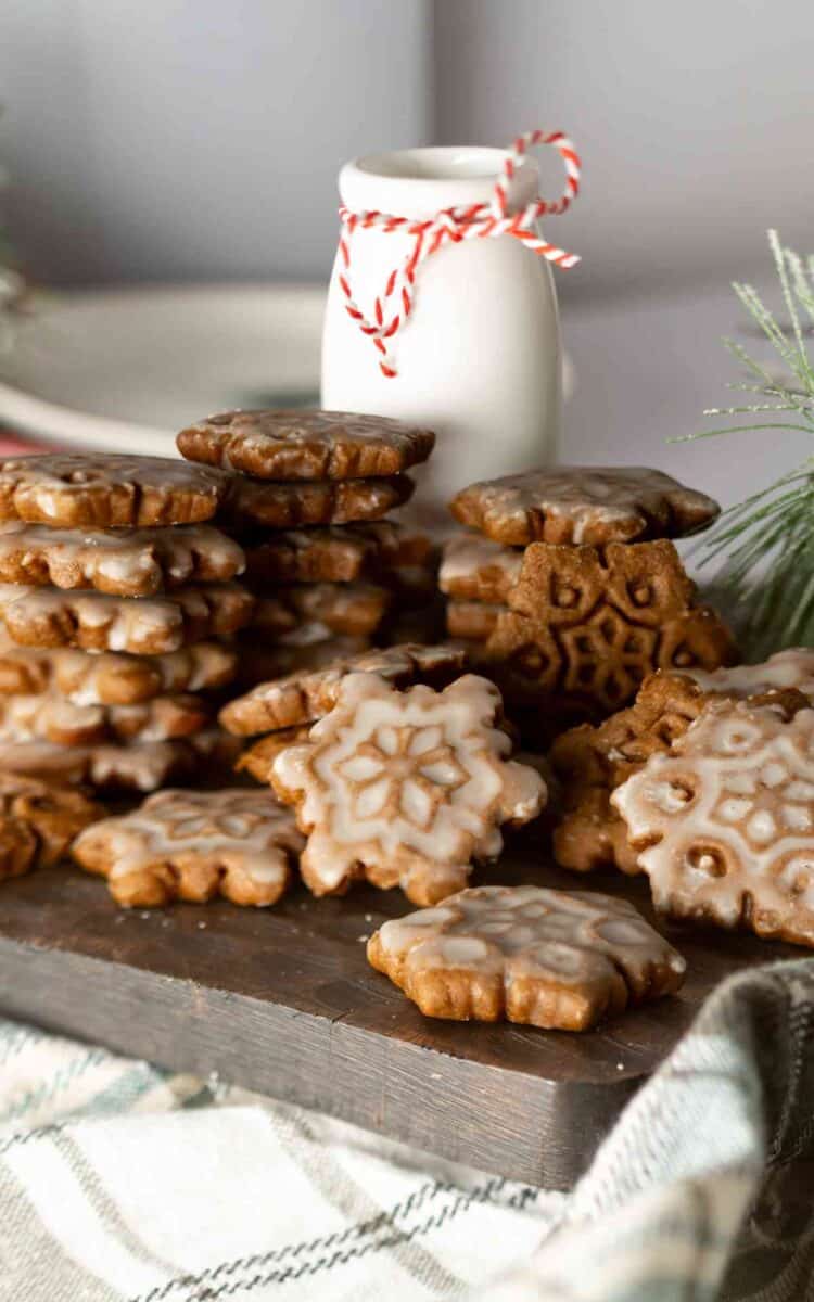 Gingerbread Cookies - Mama Needs Cake®