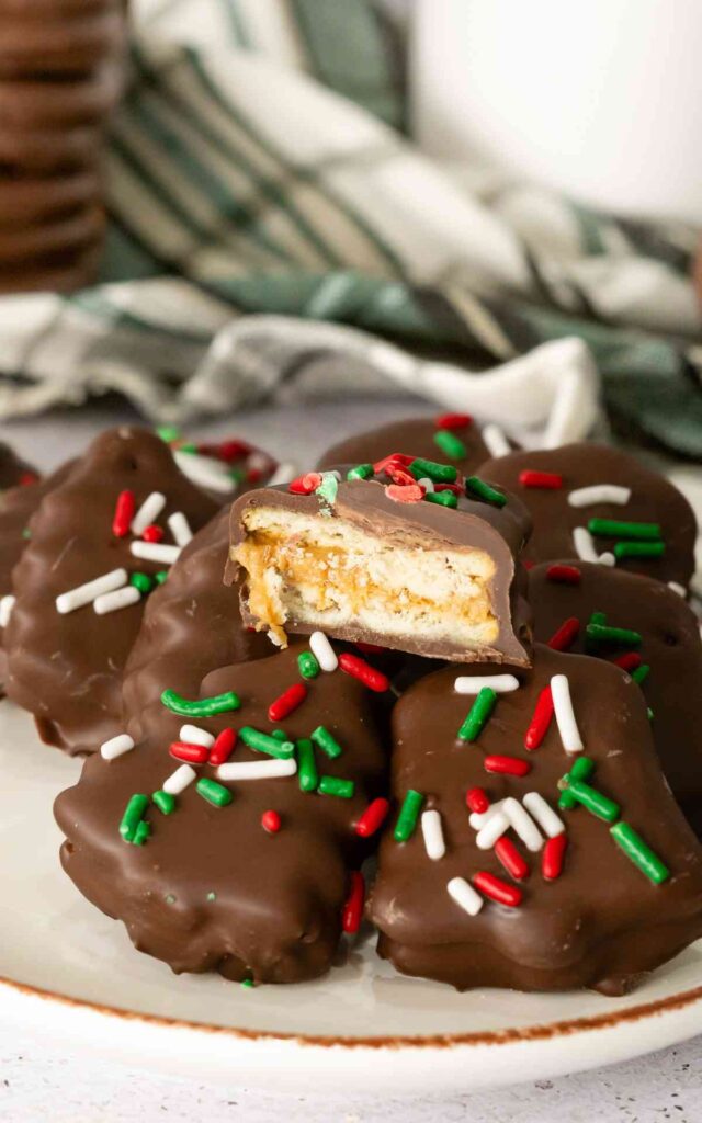 Christmas Ritz Cracker Cookies - Mama Needs Cake®