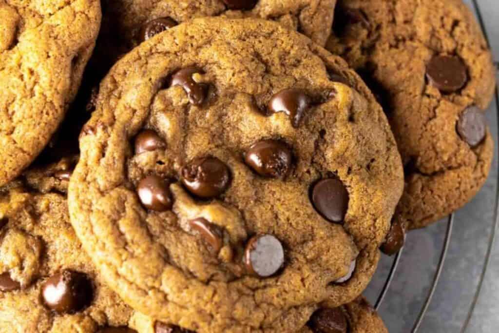 12 Easy Christmas Drop Cookies to Try This Holiday Season - Mama Needs ...