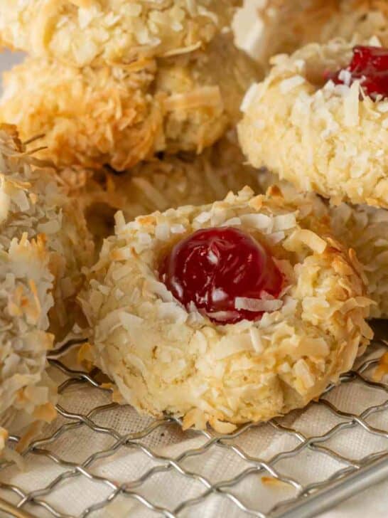 Gingerbread Cookies - Mama Needs Cake®