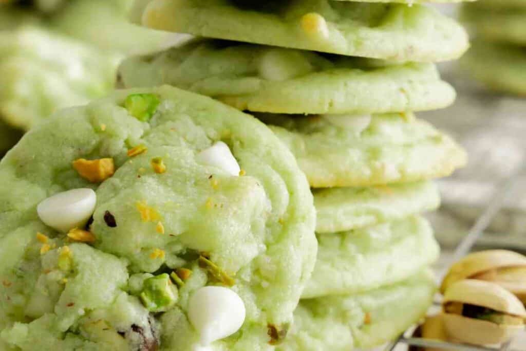 12 Easy Christmas Drop Cookies to Try This Holiday Season - Mama Needs ...