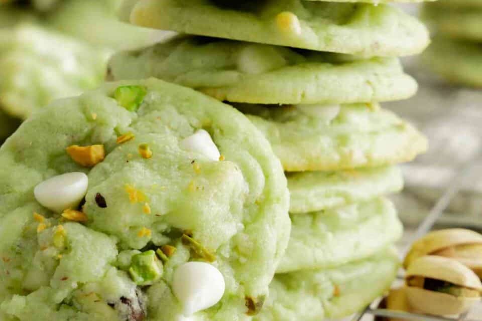 12 Easy Christmas Drop Cookies to Try This Holiday Season - Mama Needs ...